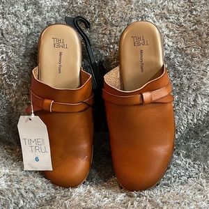 Time and Tru | Shoes | Nwt Time And Tru Brown Clog | Poshmark